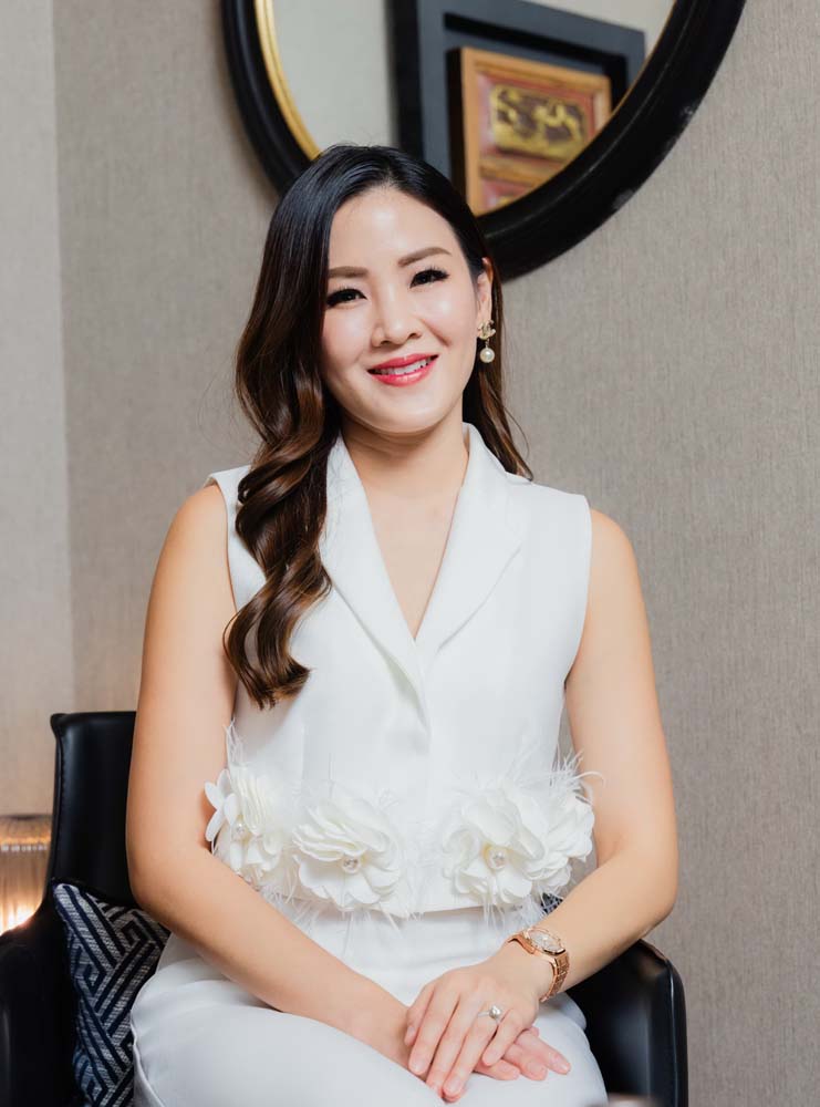 ผู้หญิง - แพทย์ผู้เชี่ยวชาญด้านผิวพรรณและความงาม แนะนำวิธีการดูแลสุขภาพ ...